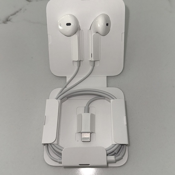 Apple | Headphones | Apple Wired Ear Pods With Lightening Connector New ...